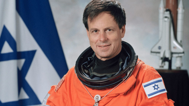 Columbia Shuttle Disaster: Crew Facts and Story - Philip Metzger